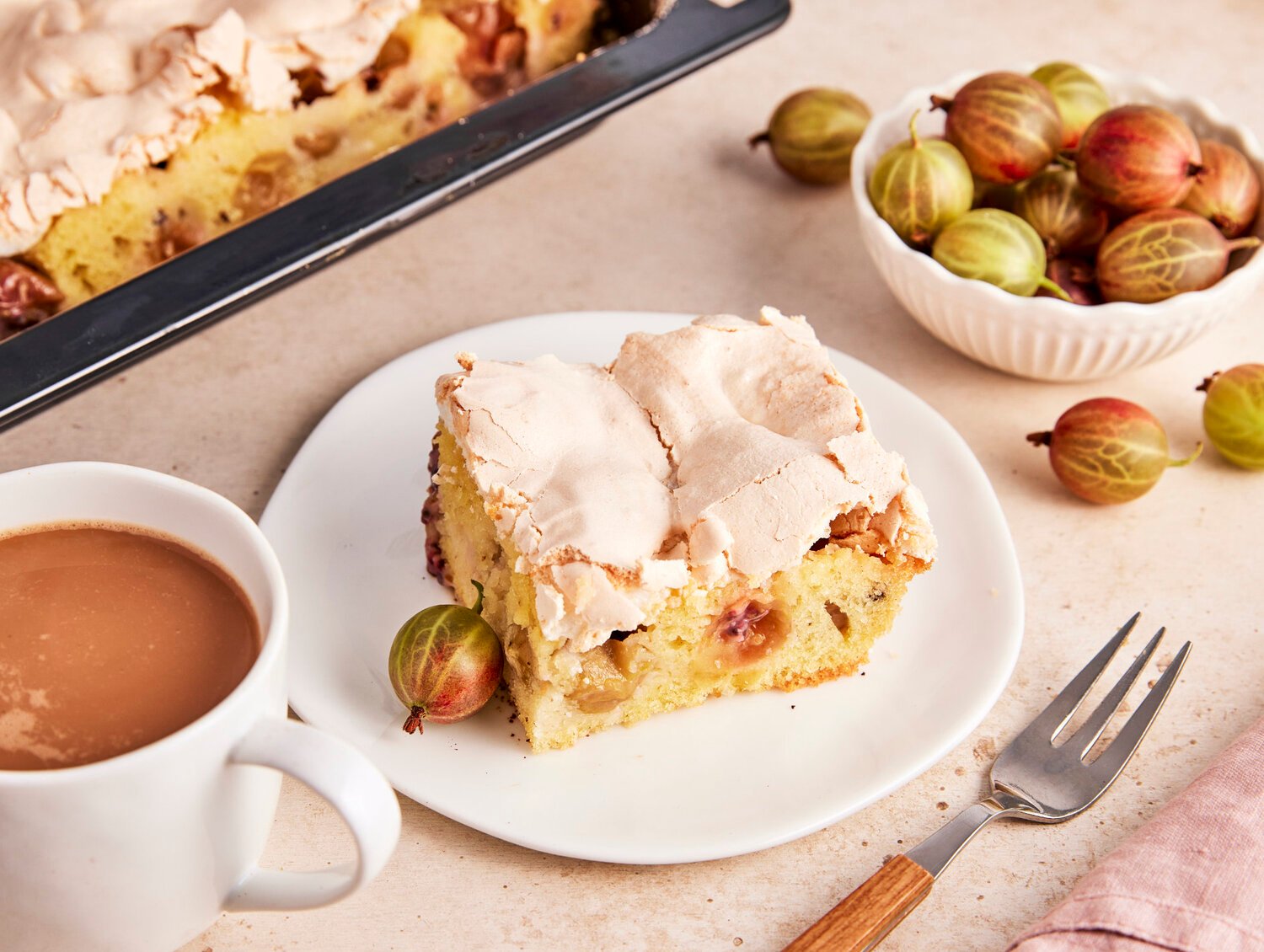 Stachelbeer Baiser Blechkuchen basierend auf dem geheimen Rezept von ...